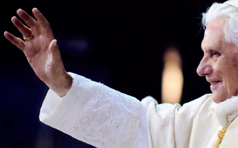 Benedicto XVI | Table